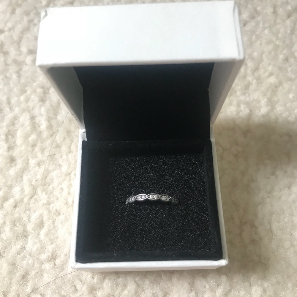 Sparkling Leaves Stackable Pandora Ring - Gem